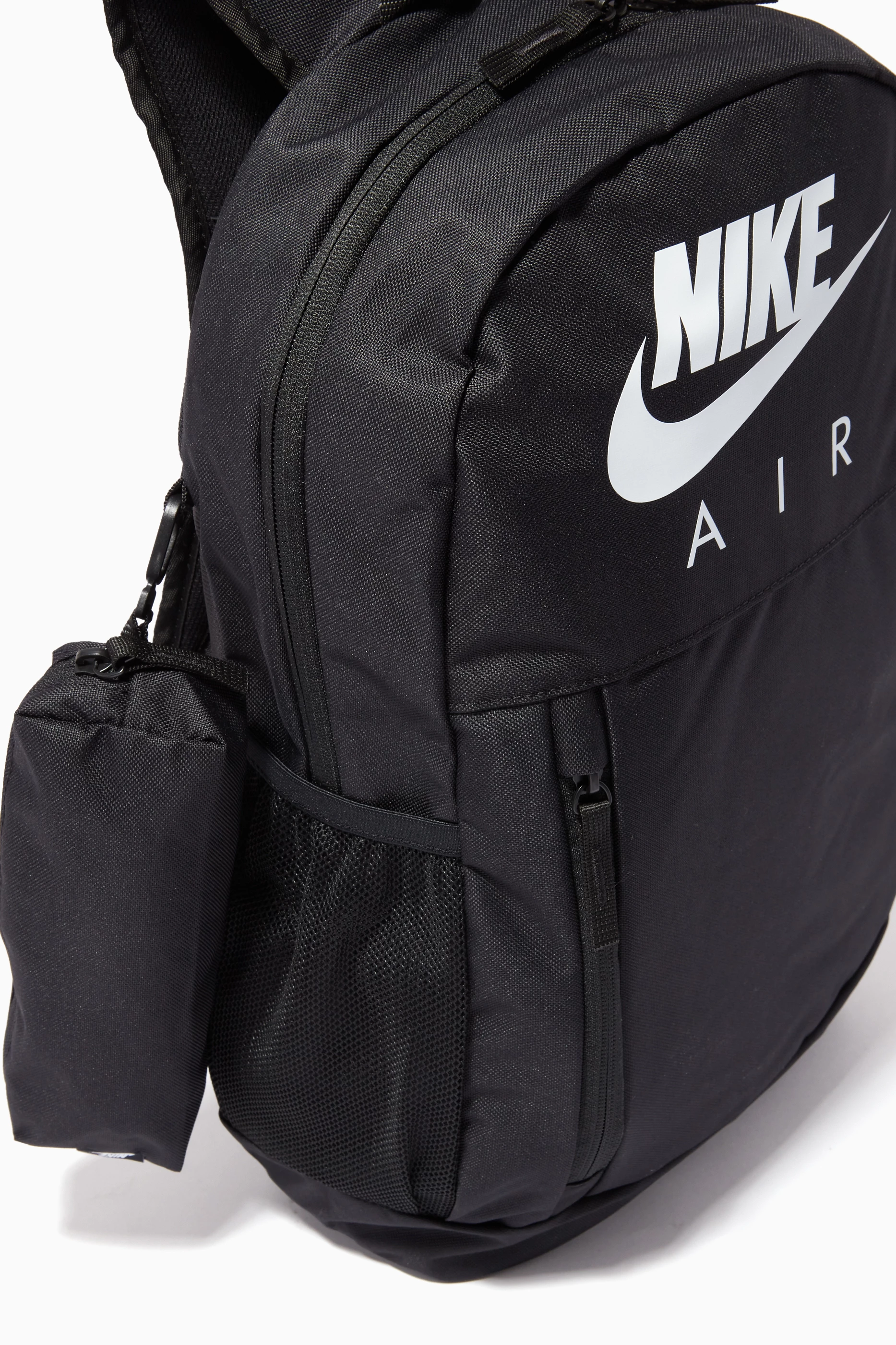 black nike backpack elemental